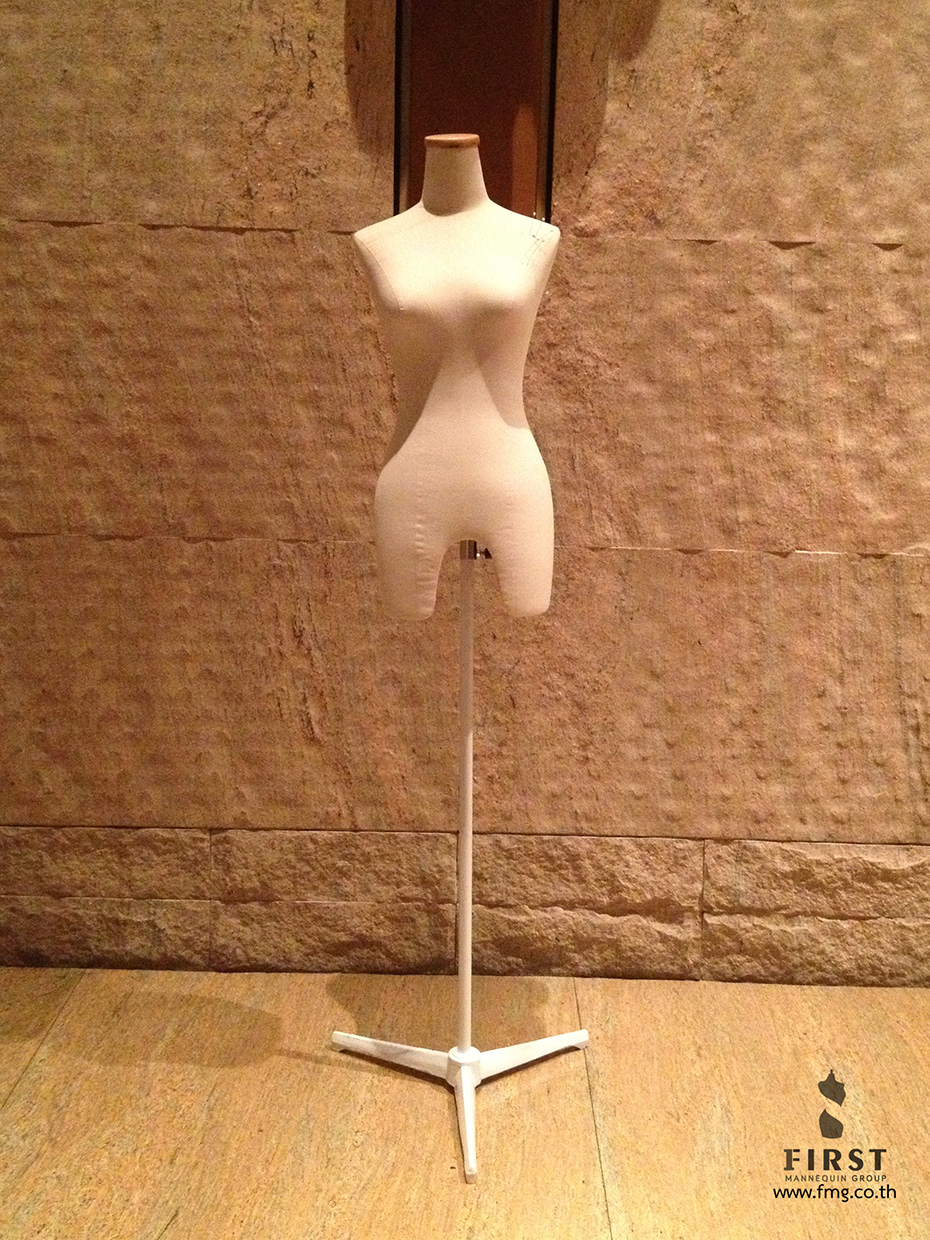(หุ่นโชว์เสื้อผ้า แขนไม้) หุ่นหุ้มผ้า แขนไม้ ฝาไม้ FABRIC - BUST FORM - FMG
